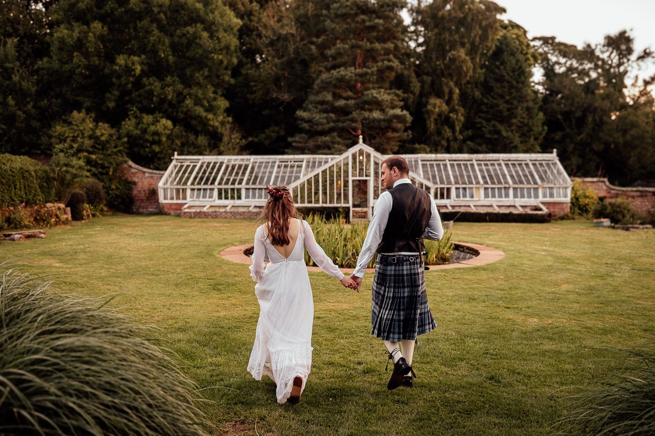 The Best Cameras for Wedding Photography – A Complete Guide - Aftershoot