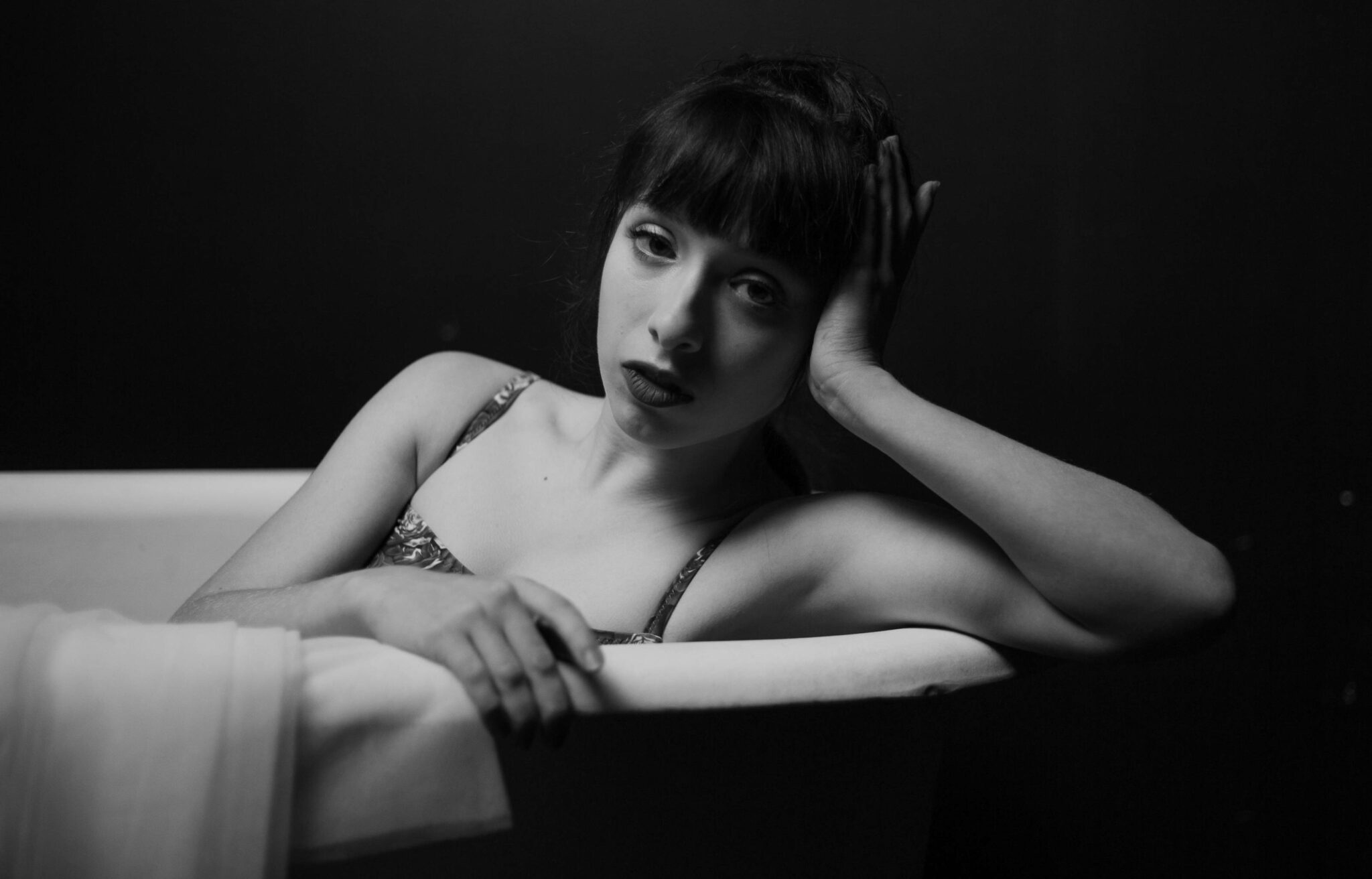 Luxury Boudoir Photography Guide (2025): Pricing, Gear & Editing Tips